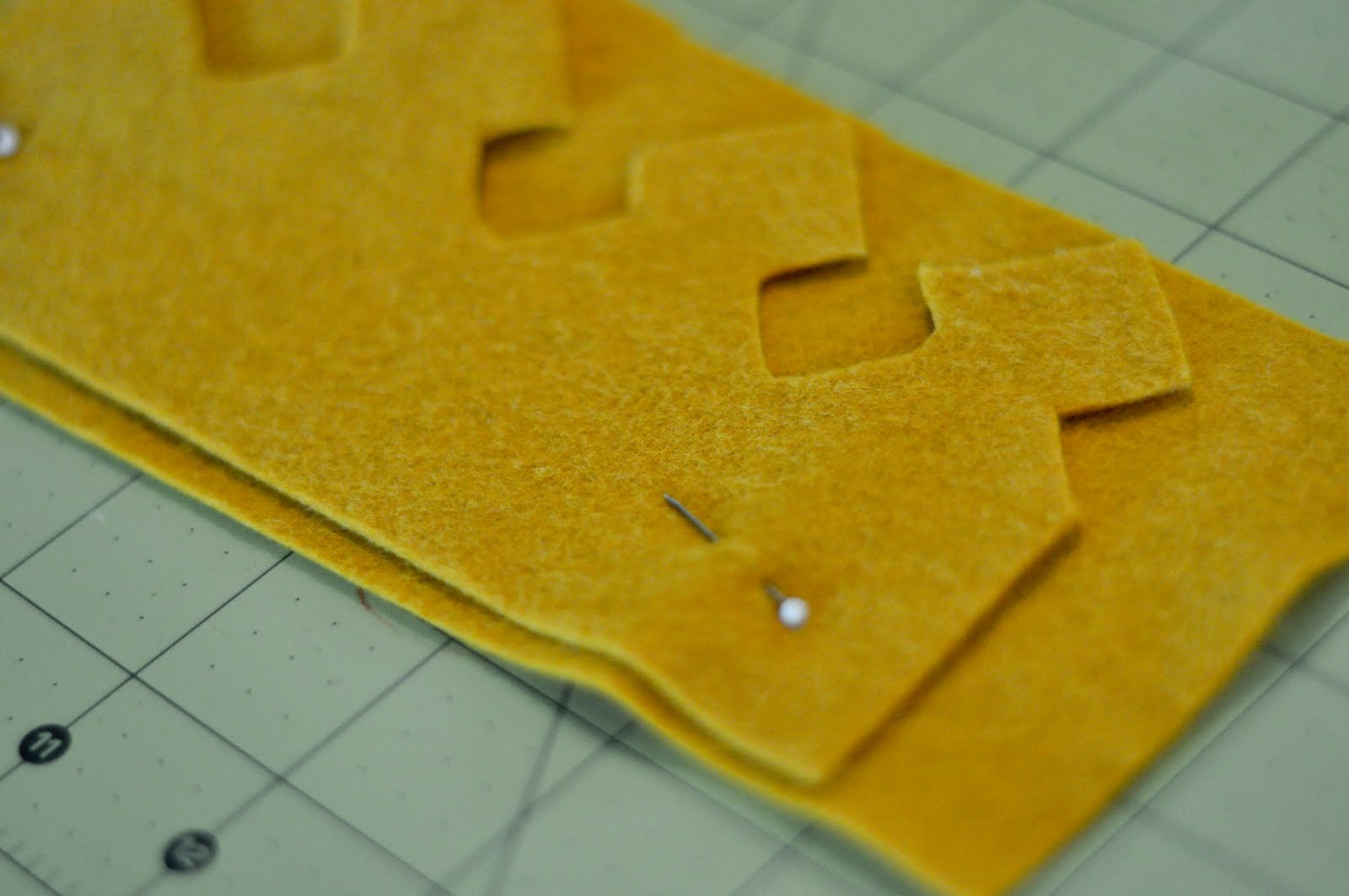 How to make a royal felt crown