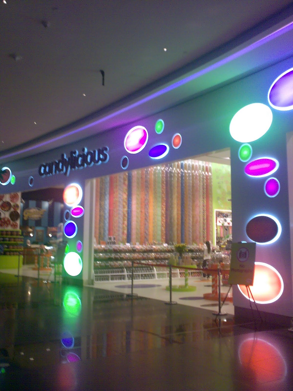 Mashmoom: Candylicious store @ Dubai Mall
