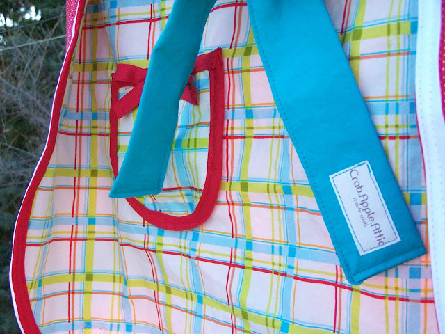 Double Apron Tutorial Day!