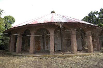 Bahar Dir, Ethiopia - kinichiwa or is it ni hao? | Out of Canuckistan