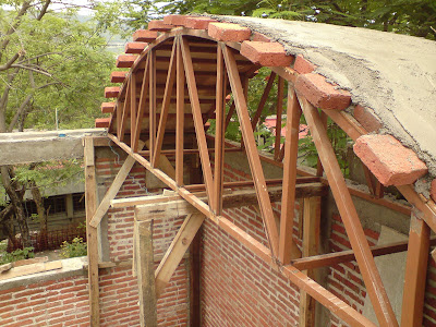 ALTERNATIVAS PARA LA CONSTRUCCIÓN: Bóveda con cimbra deslizable