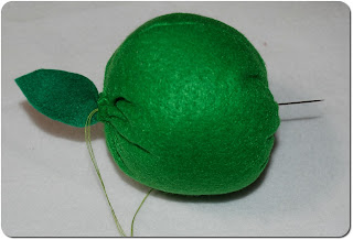 My {Creative} Place: Felt Fruit- Apple with template and tutorial
