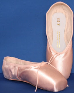 Pointe Shoe - Shoes Pedia - Complete Information about All Shoes Types