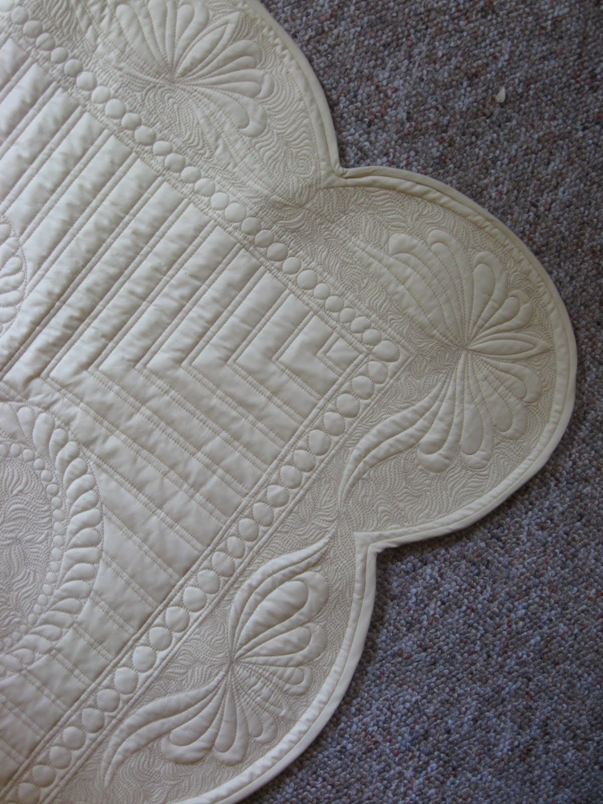 artistic quilting: Whole Cloth Quilt Is Done!