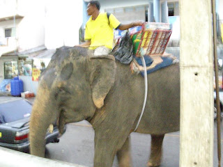 Tung Kin Foong's Blog: The Border Town Of Dannok - Thailand