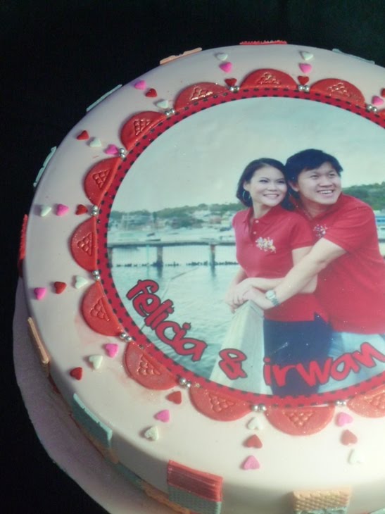 Dumont Cake: Sangjit round cake with edible printing