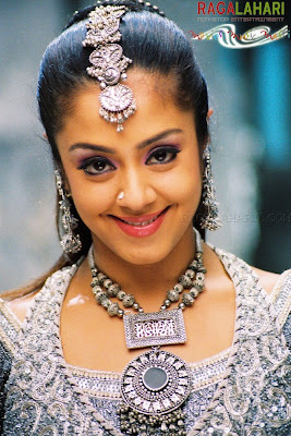 actress wallpapers: HAPPY BDAY JYOTHIKA SADANAH SARAVANAN NOW W/O SURYA