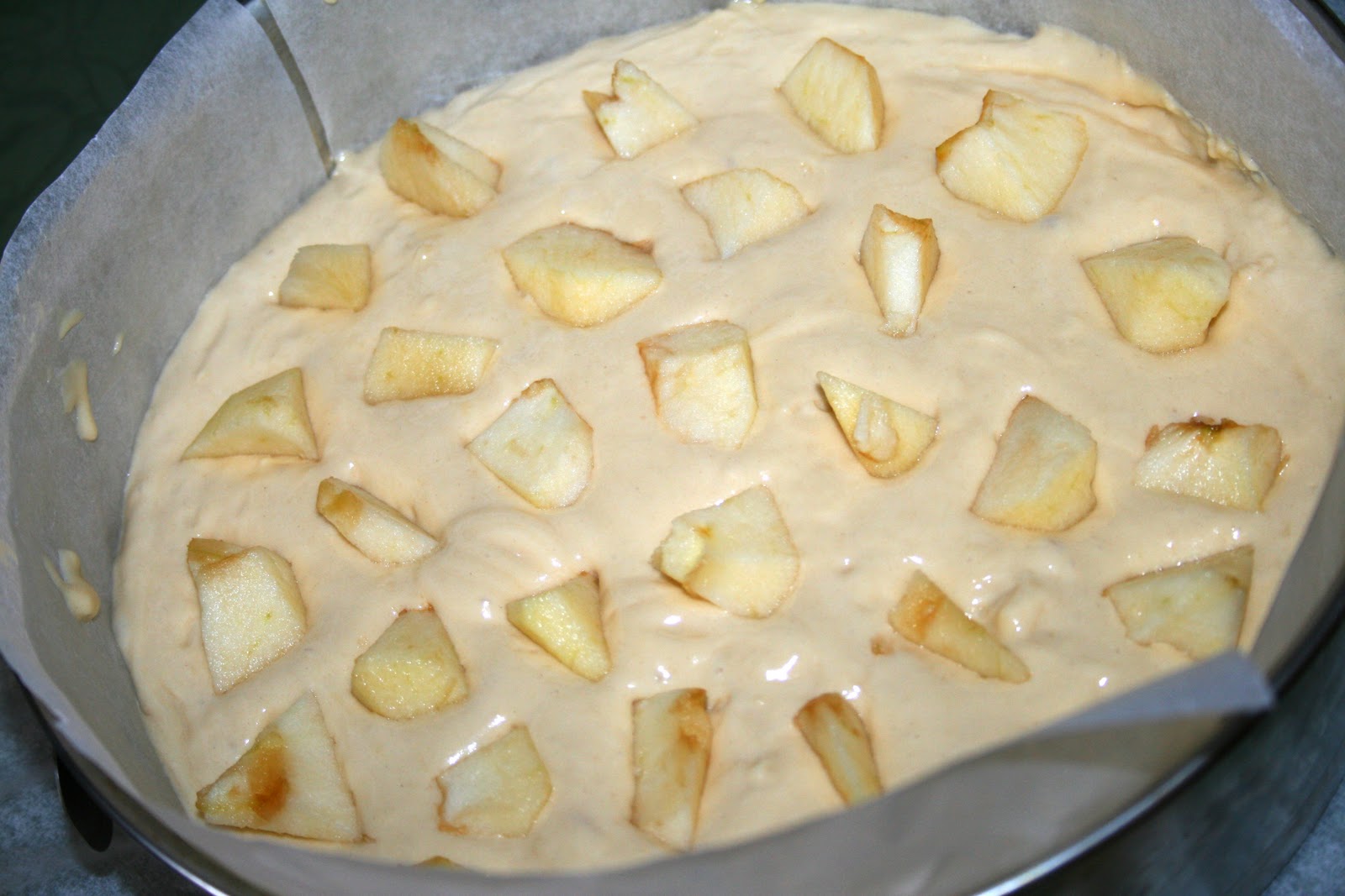 Mami Marina: Pandispan cu mere