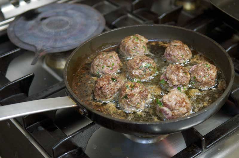 ek-il: good food in kuwait: meatballs and spaghetti