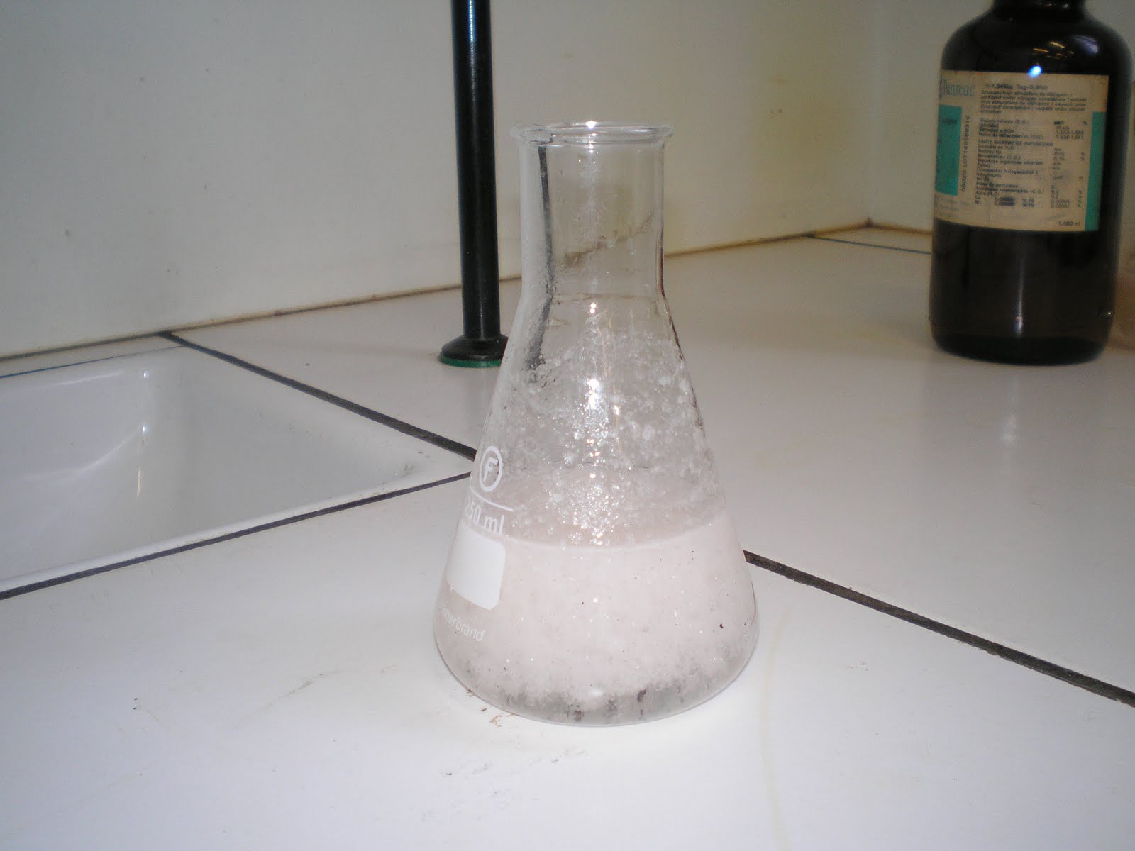 TP Spécialité Ancien: Spécialité Chimie 3 : Synthèse d'un conservateur ...