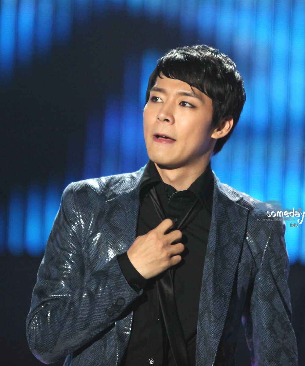 thebeginner: [photos] 101107 JYJ at Shanghai Showcase 3
