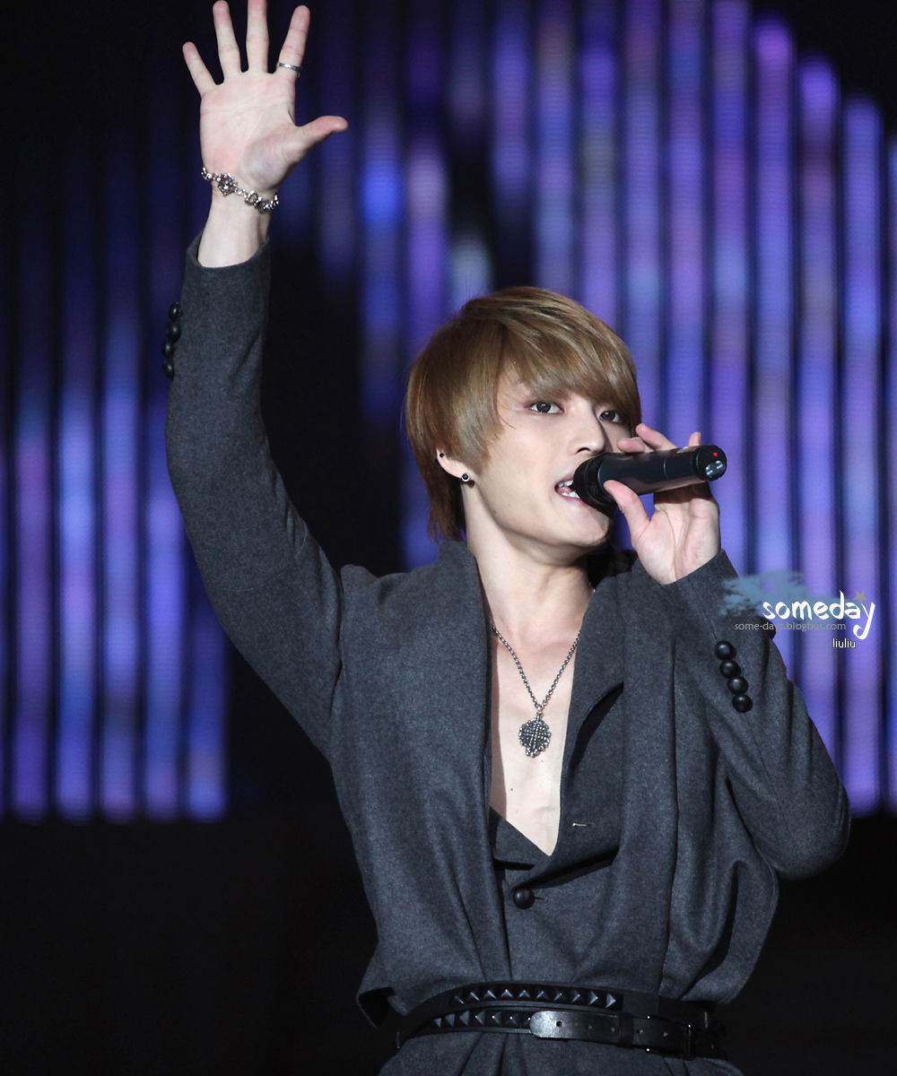 thebeginner: [photos] 101107 JYJ at Shanghai Showcase 3