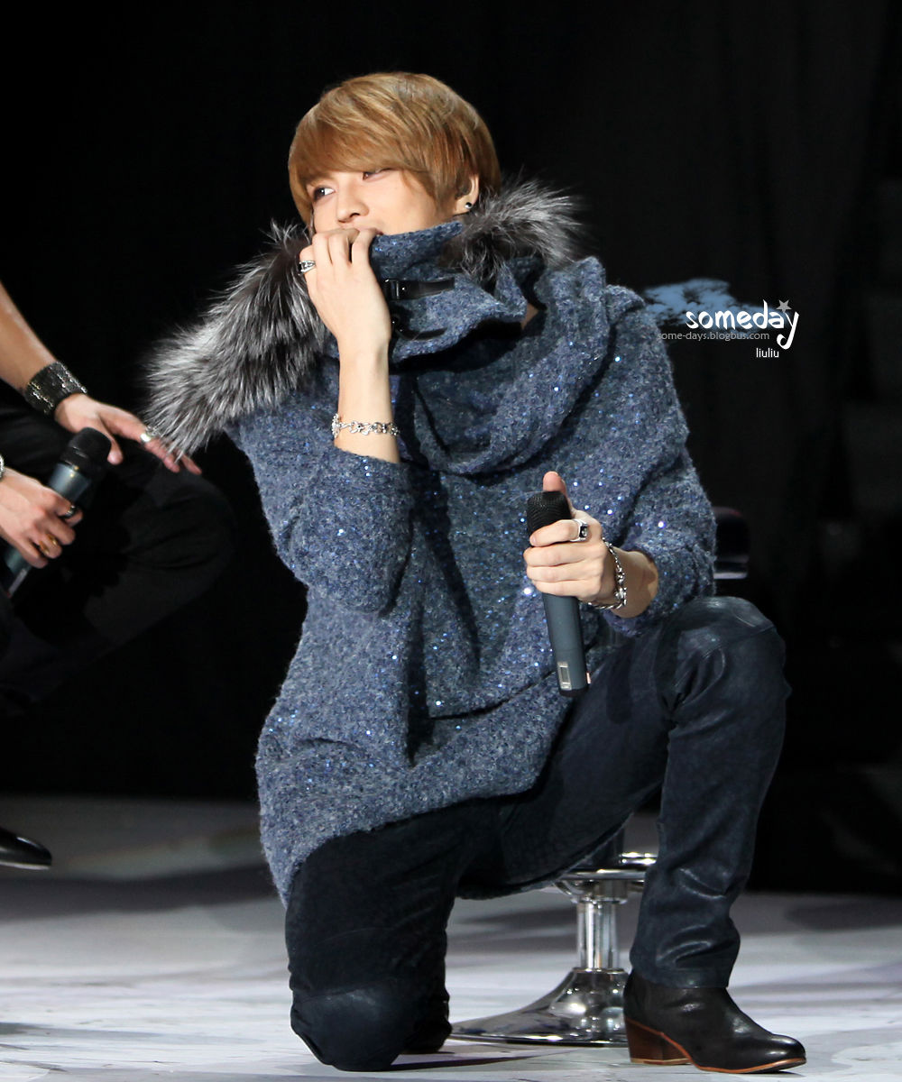 thebeginner: [photos] 101107 JYJ at Shanghai Showcase 3