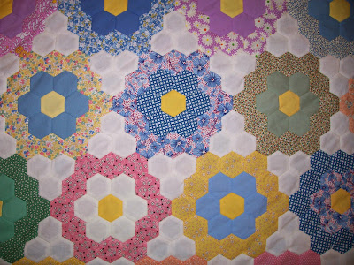 JoQuilter's Blog: My large hexagon quilt #2