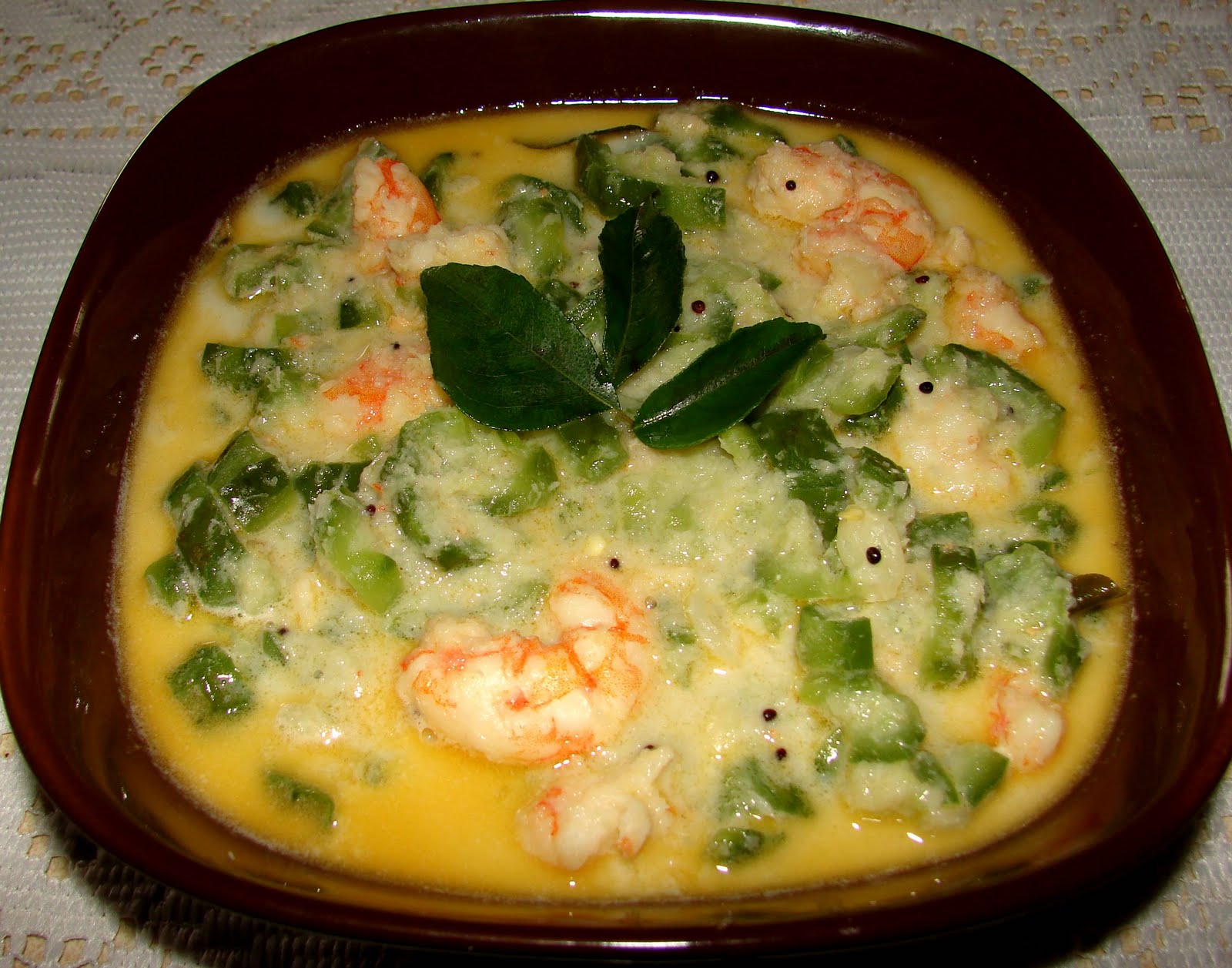 Peechinga Chemeen Curry/Ridge gourd Shrimp Curry