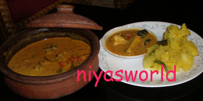 Niya's World: Kappayum Meenum ( Tapioca with Fish Curry )