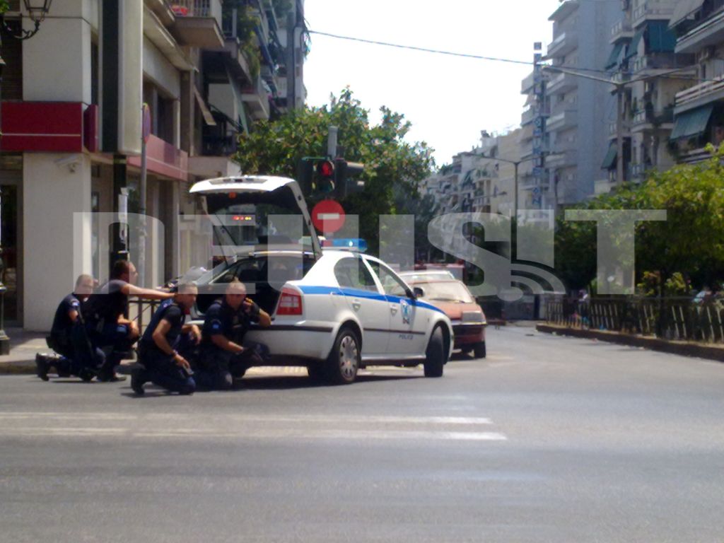PEIRATIKO REPORTAZ: Ο ΤΡΟΜΟΣ...ΣΤΗΝ ΕΘΝΙΚΗ ΤΡΑΠΕΖΑ ΤΗΣ ΗΡΩΩΝ ...