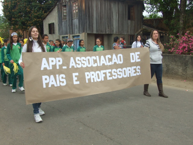 E.E.F. DEPUTADO SILVIO FERRARO