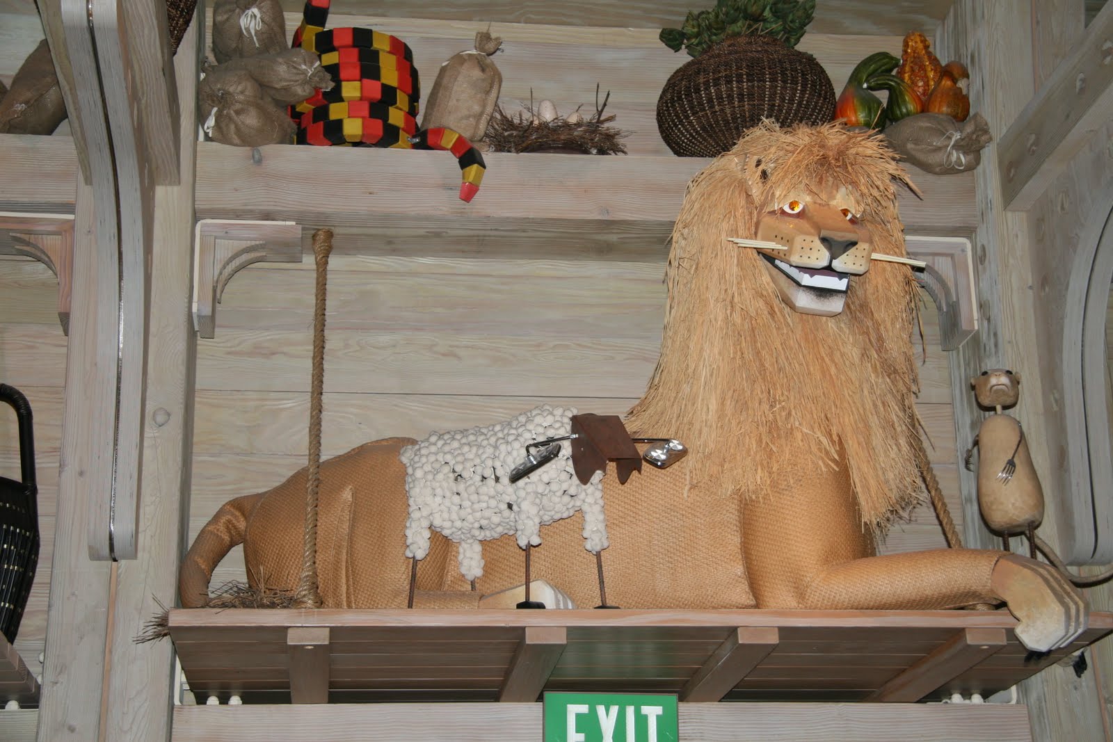 Four Flights of Fancy: Noah's Ark Exhibit at the Skirball Center