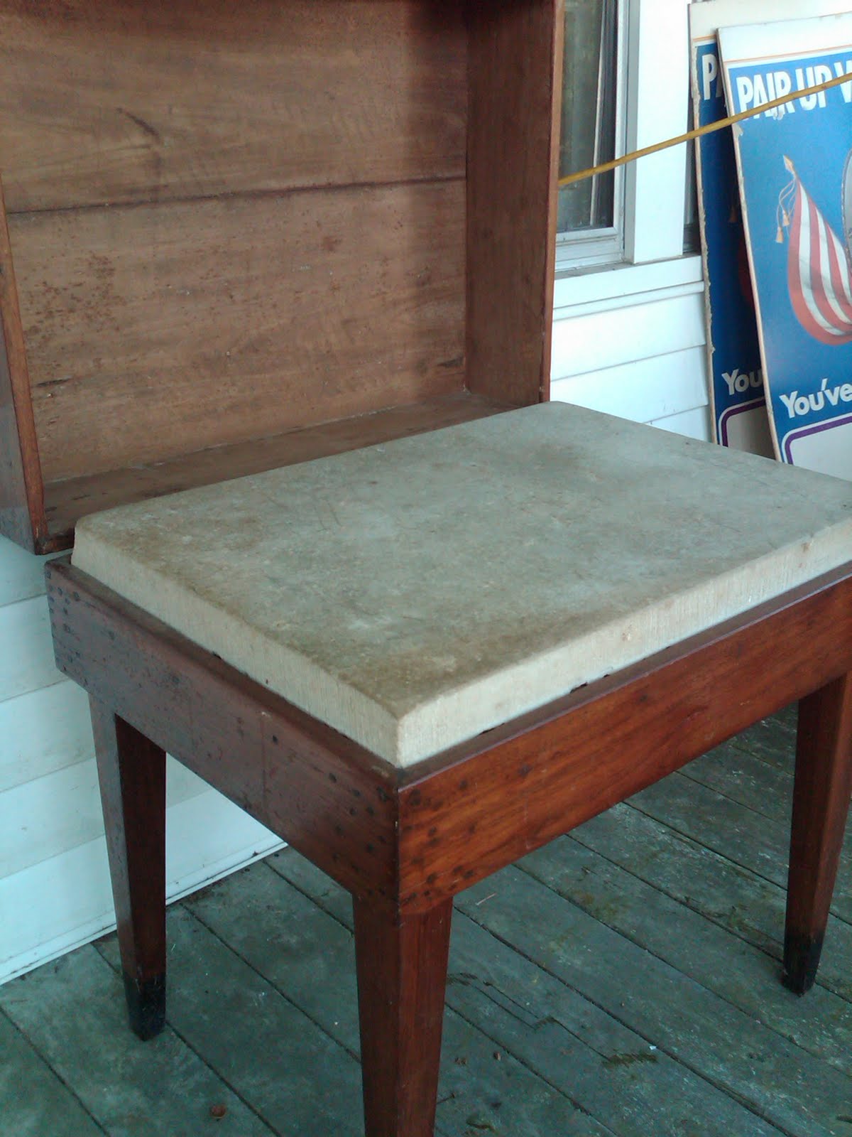 Country Charisma: Biscuit Rock Table