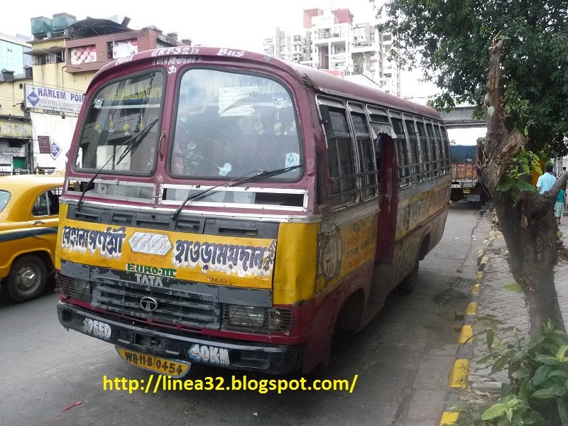 LÍNEAS 32 POR EL MUNDO: UN MICROBÚS EN CALCUTA / A MINIBÚS IN KOLKATA