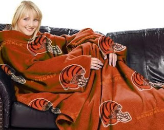 Potters Gifts: Cincinnati Bengals Snuggie - Huddler the alternative.