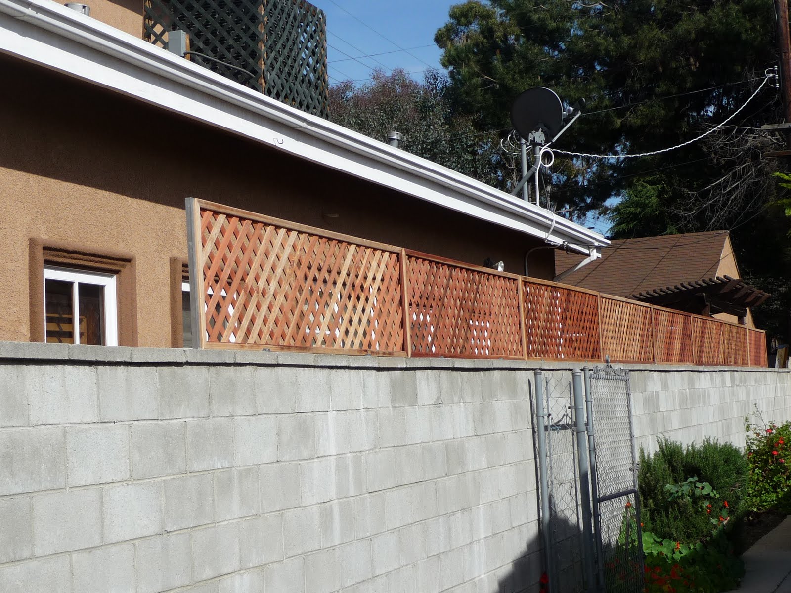 THB Construction: Privacy Trellis Added to Cinder Block Wall