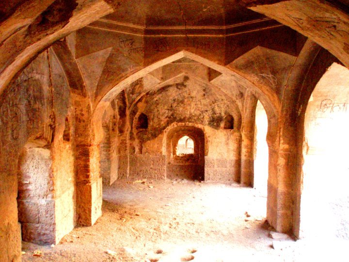 Travelogue Unlimited: Pandeshwar Temple: A Photo Feature