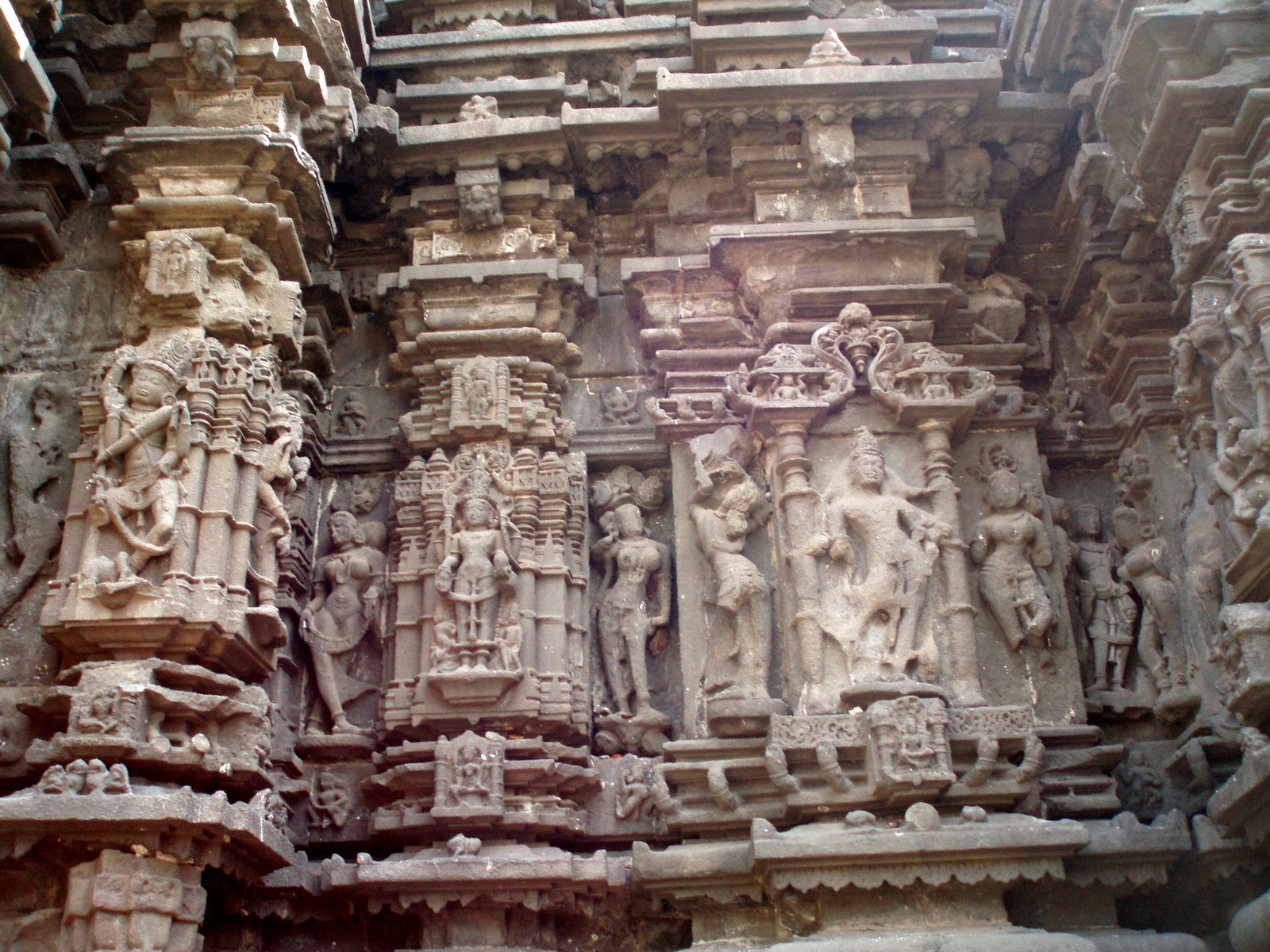 Travelogue Unlimited: Ambarnath Temple : A Photo Feature