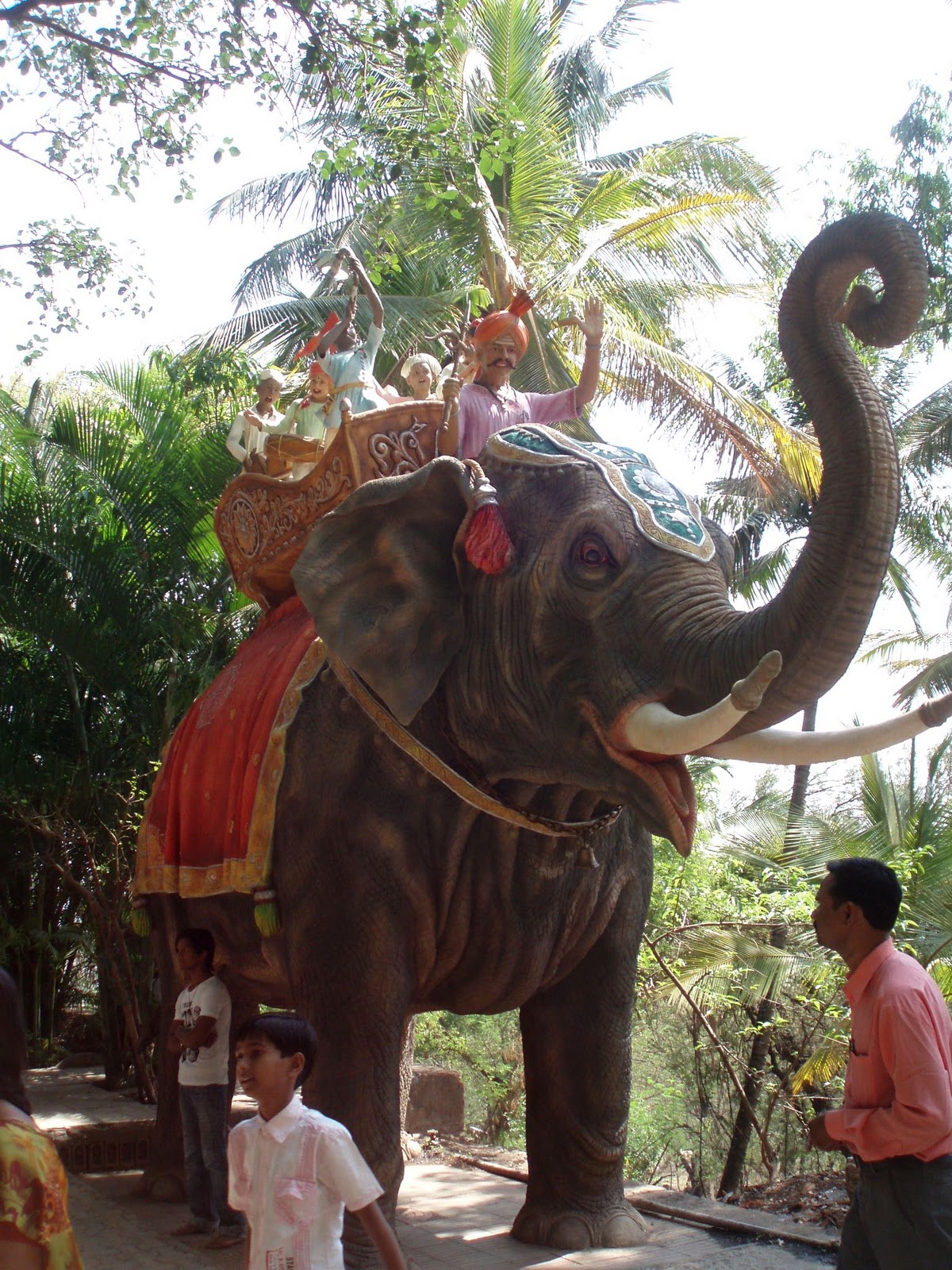 Travelogue Unlimited: Kaneri Math and Siddhagiri Rural Museum : A Photo ...