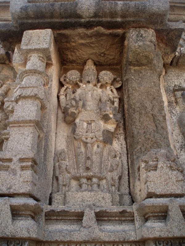 Travelogue Unlimited: Temples of Bahadurgad Fort : A Photo Feature