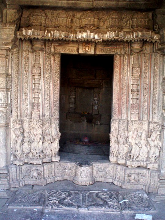 Travelogue Unlimited: Temples of Bahadurgad Fort : A Photo Feature