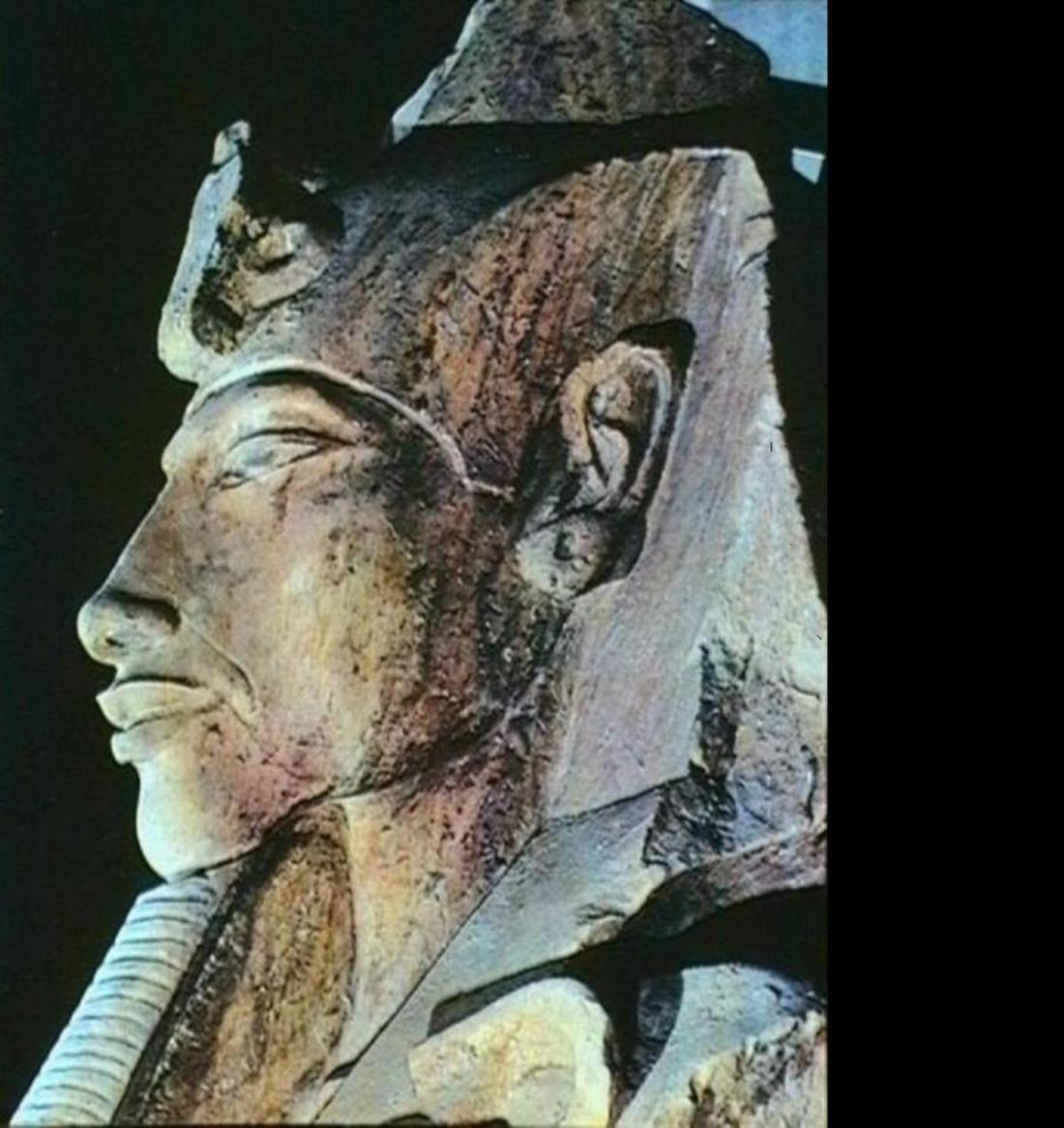 Nós, os Cachorros - No Japão: Imagens de Akhenaton (Akenaton, Amenhotep IV)
