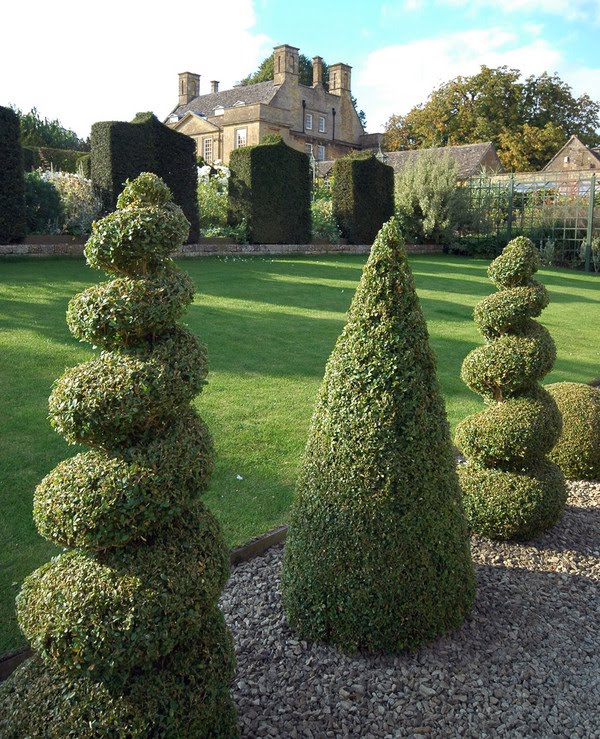 Willowbrook Park: Topiary...