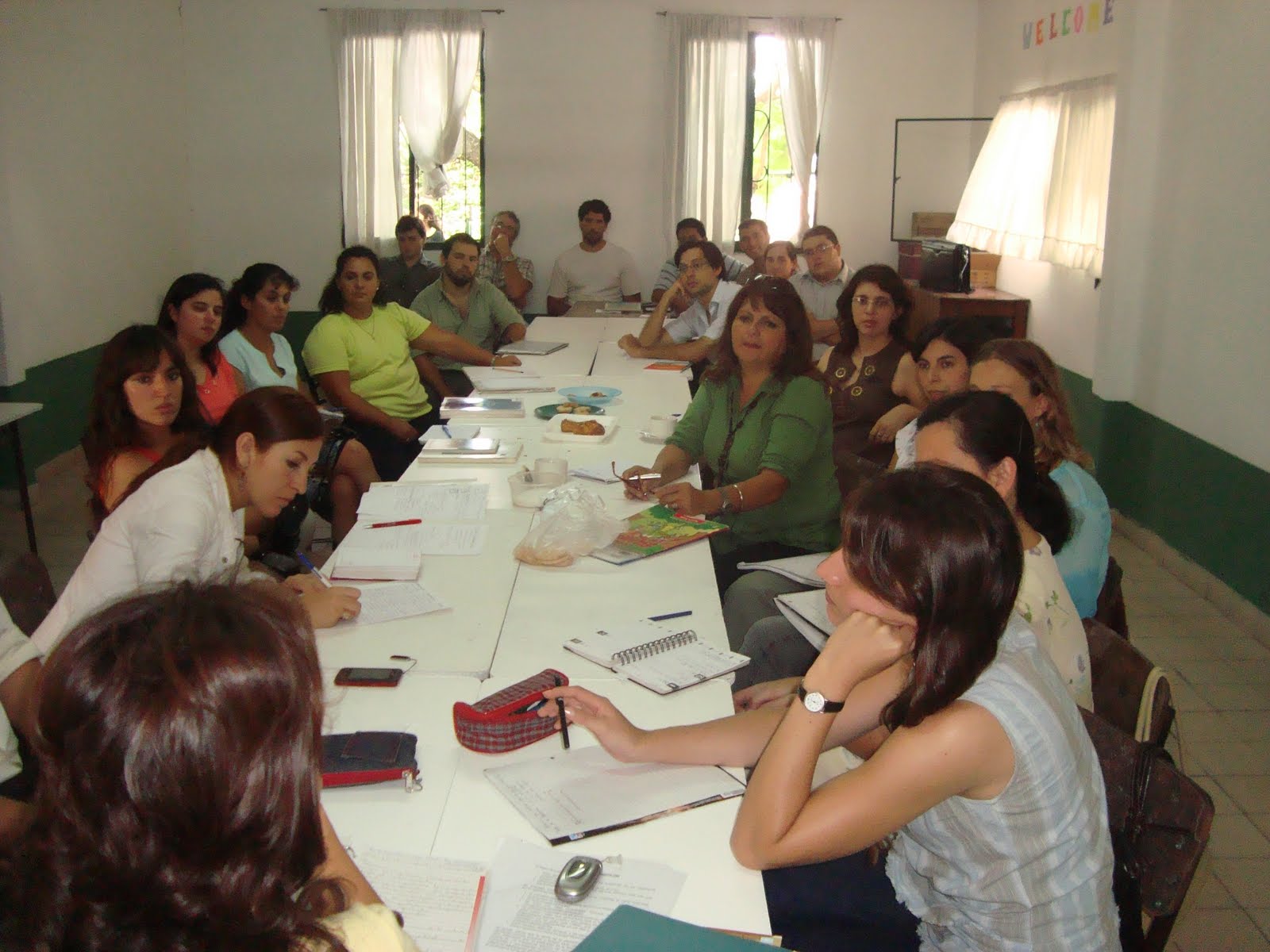 NotiAmérica Digital: Primera reunión de docentes del nivel secundario.