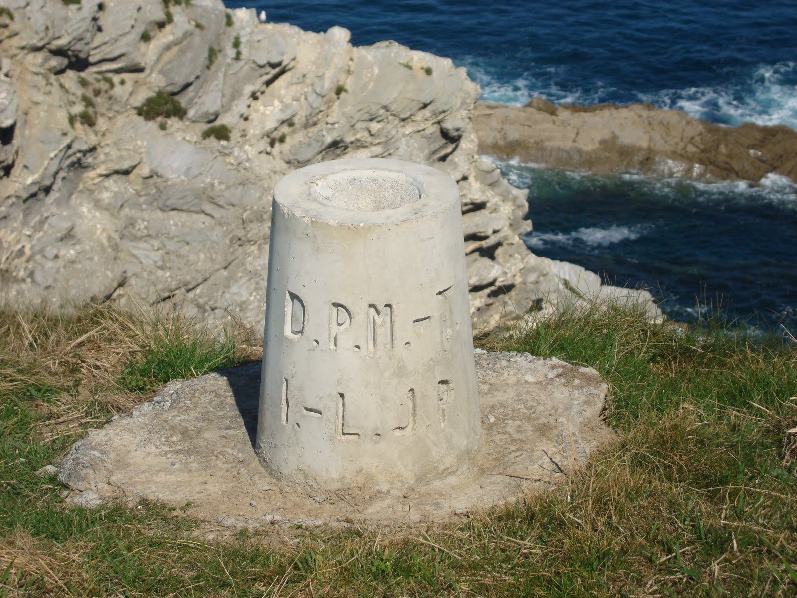 REDOX: Norbaitek ba al daki? ¿Alguien sabe? mugarriak - mojones