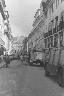 Chiado: O dia em que Lisboa chorou!: FOTOS - Incêndio do Chiado - 25 ...