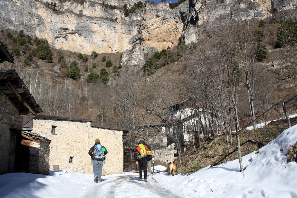 L'APPIGLIO SFUGGENTE: La ralla...