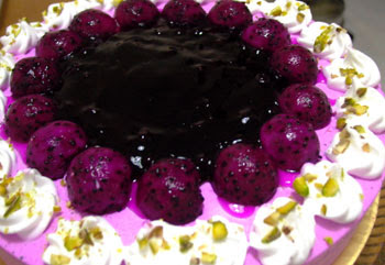 Mimi Bakery: Dragon Fruits Mousse Cake