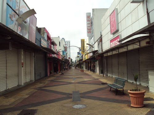 GAZETA DE VALENÇA: CONHECENDO O QUE É UM CALÇADÃO