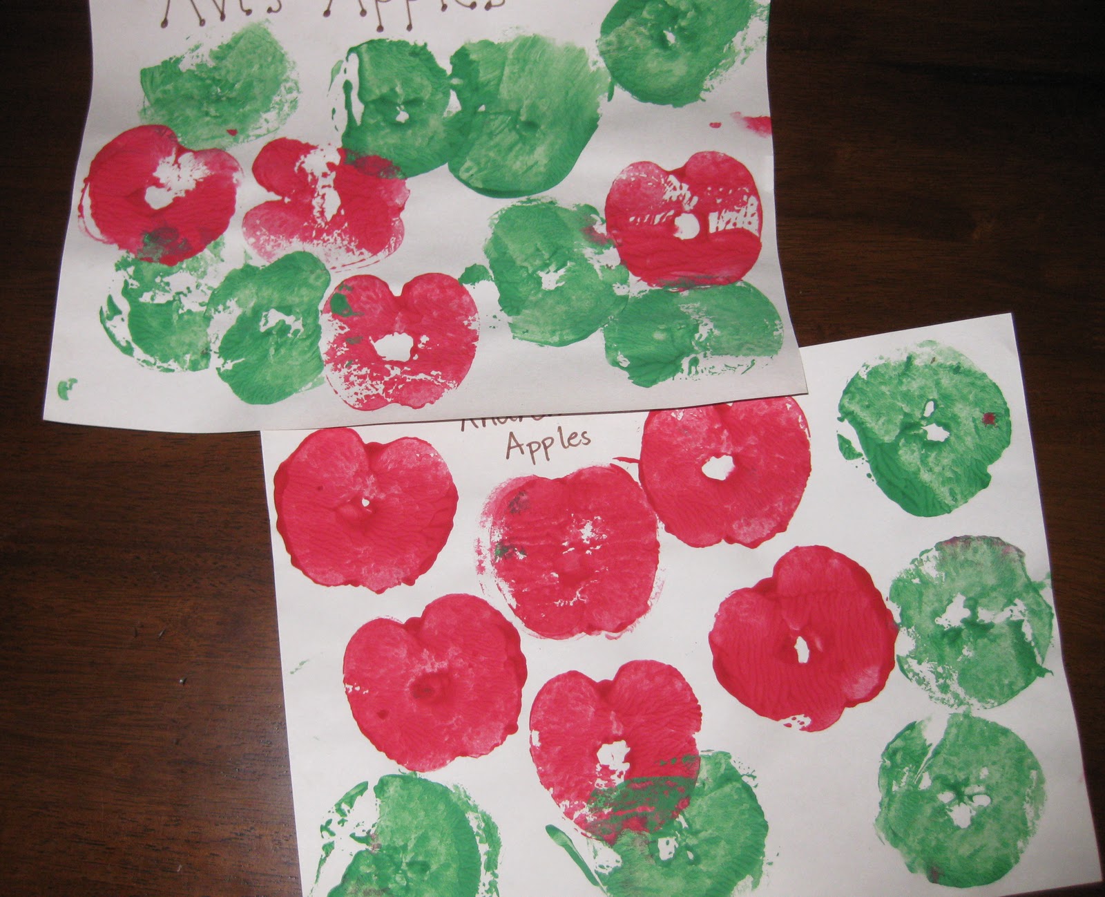 Apple Stamping - Mom Endeavors