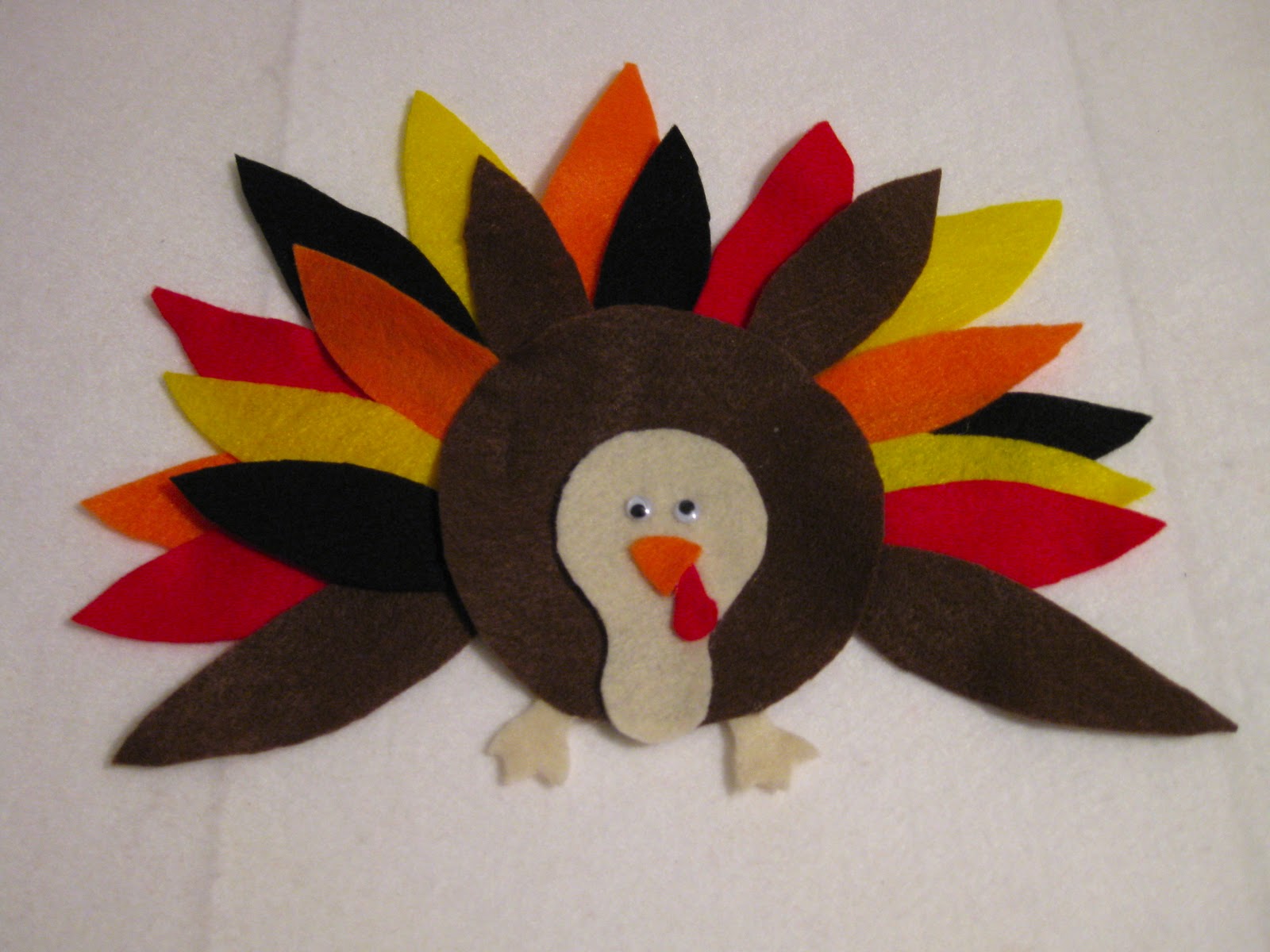 Make a Felt Board and Fun Felt Turkey! - Mom Endeavors
