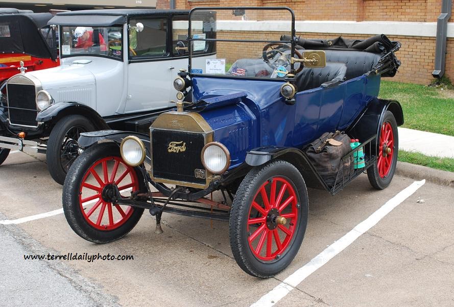 Terrell Daily Photo: 1915 Model T Touring Car