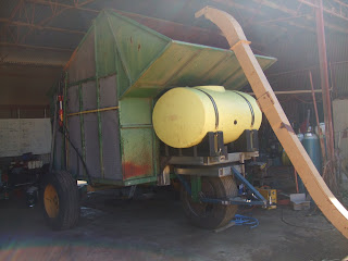 Wido at Hillcroftfarm: Chaff cart