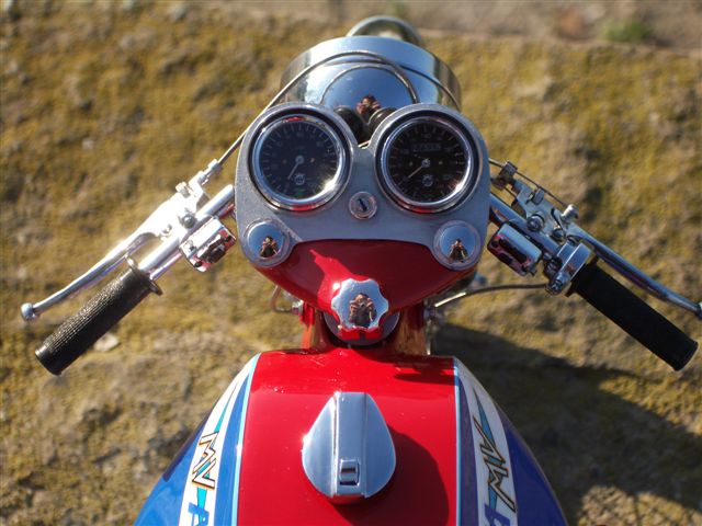 cafe racer argentina: MINI MV AGUSTA 750