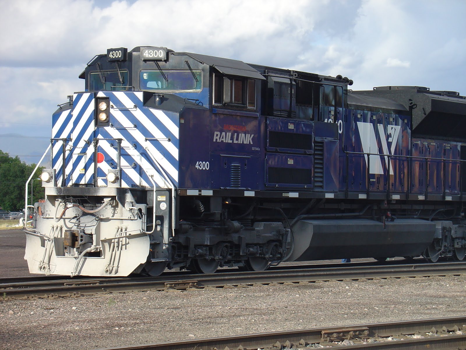 42N Observations: Montana Rail Link's Locomotive No. 4300 - Latest ...