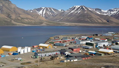 THE WORLD GEOGRAPHY: Svalbard Population - 2500 People and 3000 Bears