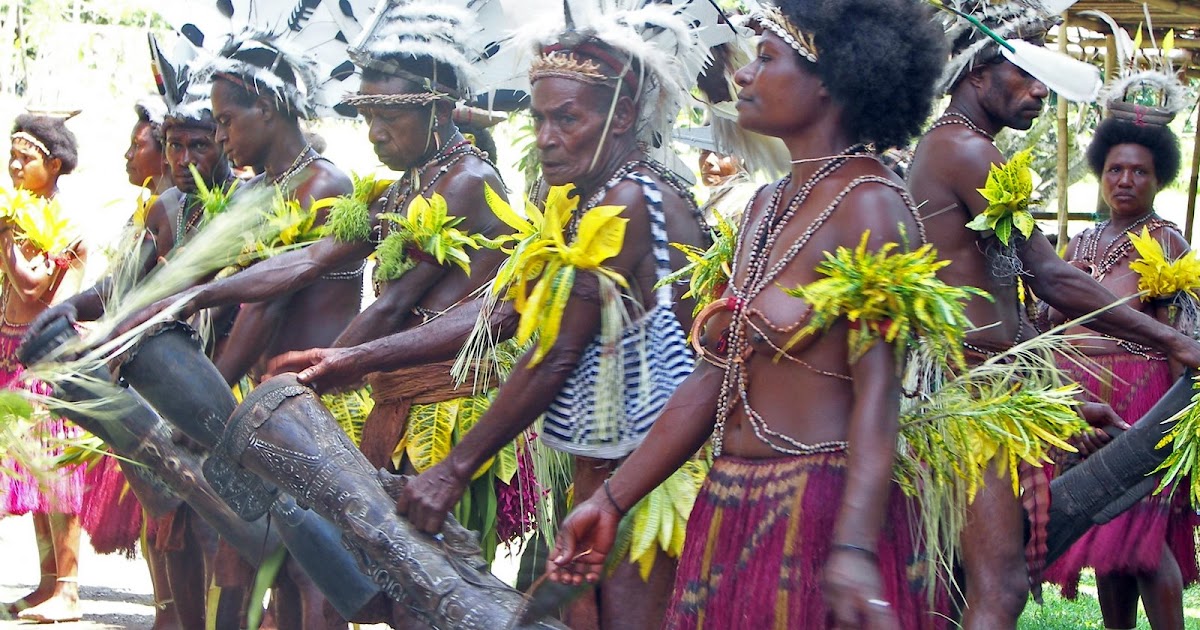 Cruise Blog: Madang-Bilbil Village and a Day at Sea