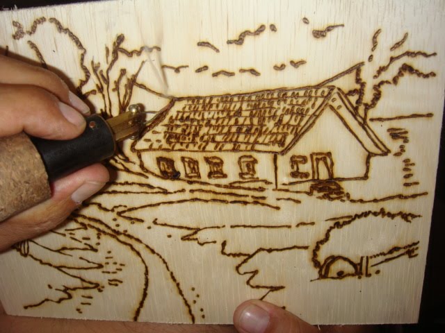 Eu pirografo: A arte da pirografia em madeira.