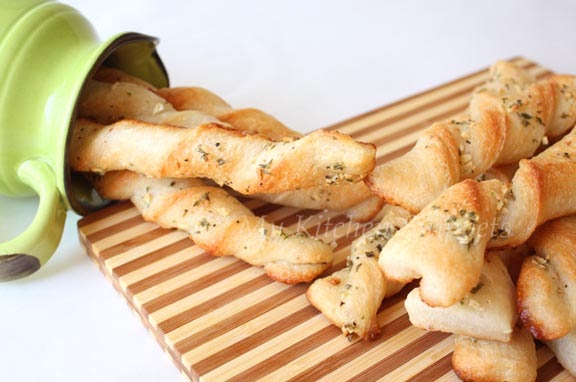 My Kitchen Snippets: Simple Herb and Garlic Breadsticks